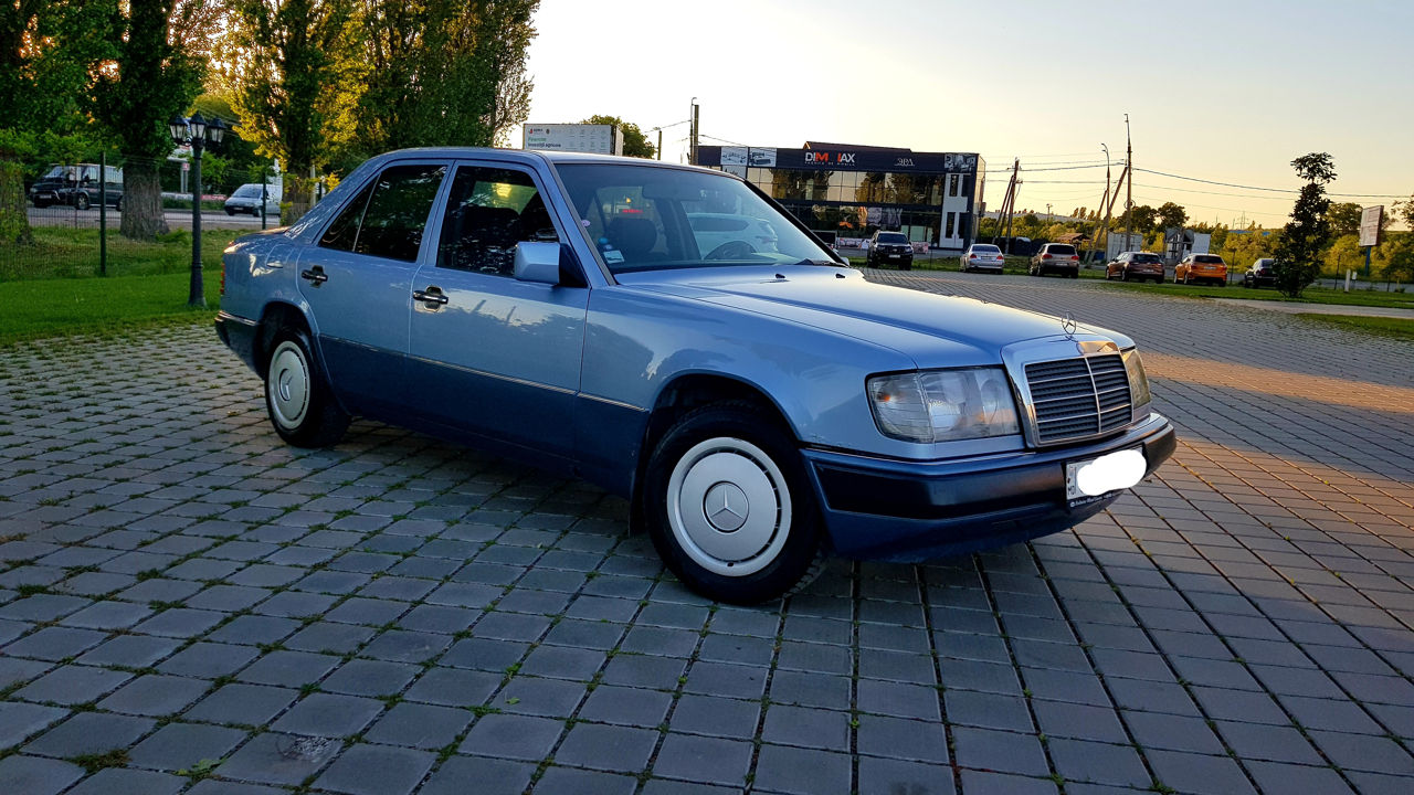 Mercedes Series (W124)