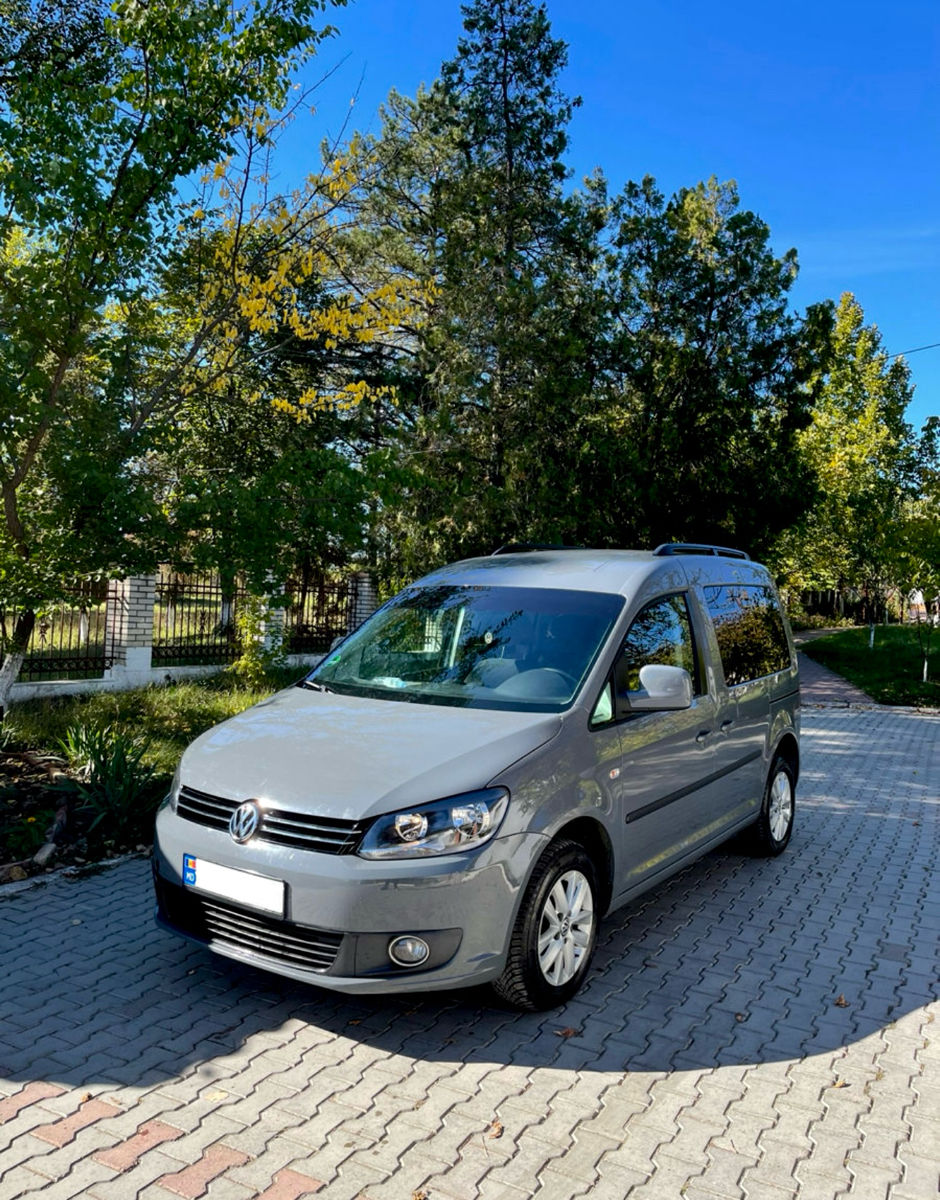 Volkswagen Caddy an. 2012 cu rulaj 245000 km, Benzină, 6500