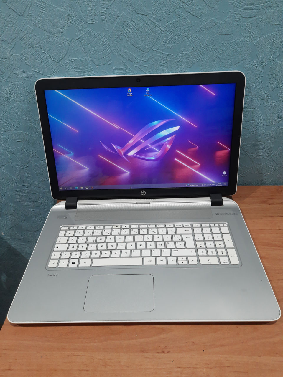 HP Displey mare 17.3 intel i5 8Gb Ram Video Nvidia Geforce 840M - 4GB