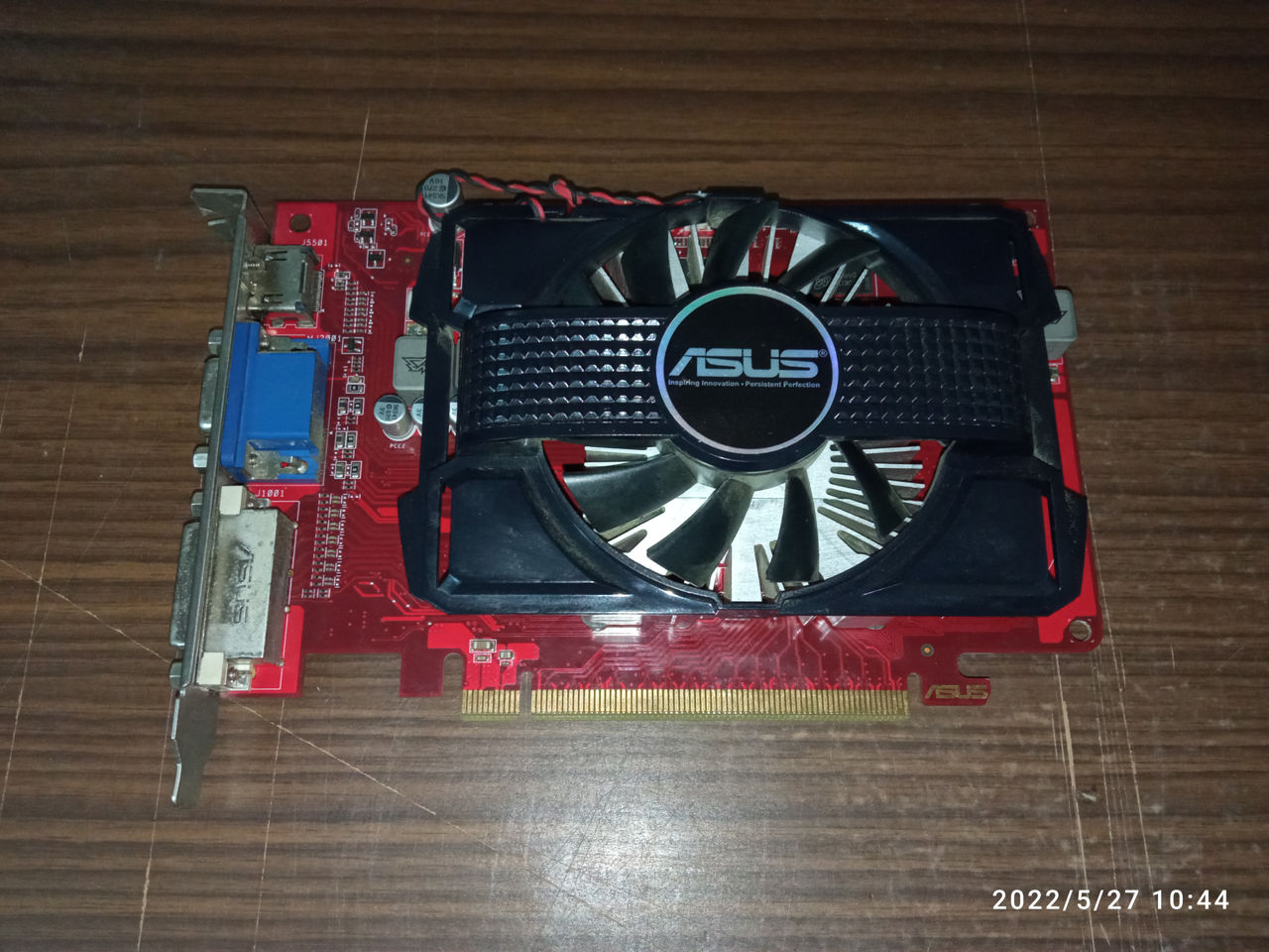 ASUS Radeon HD6670 2 GB