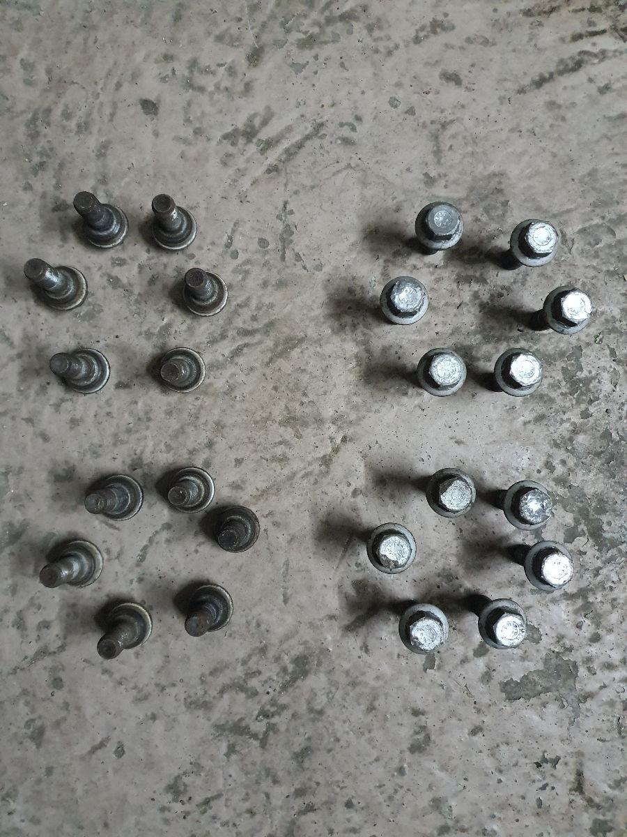 Prezoane (șuruburi, piulițe, bolturi)-Sprinter Delfin, Crafter.