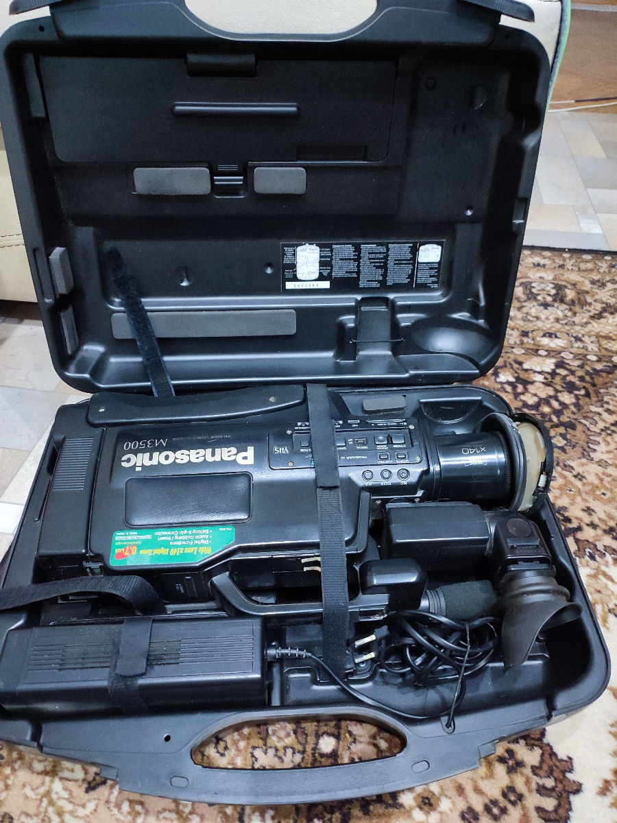 Видеокамера Panasonic M3500
