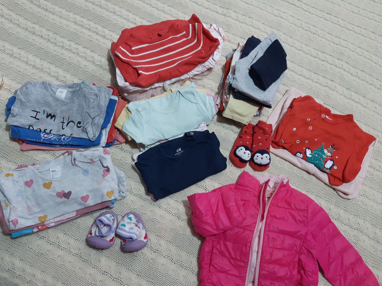 Hainute 6-9 luni pentru fetita