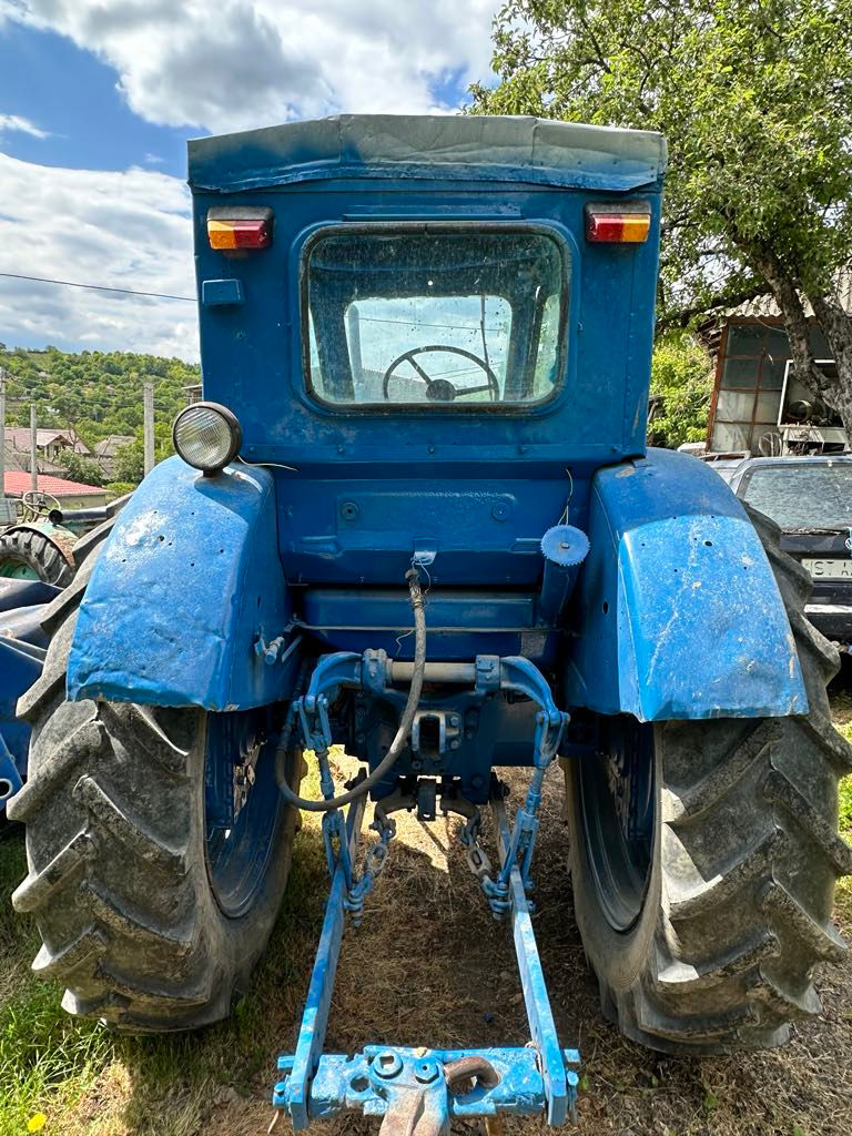 Vând tractor T40