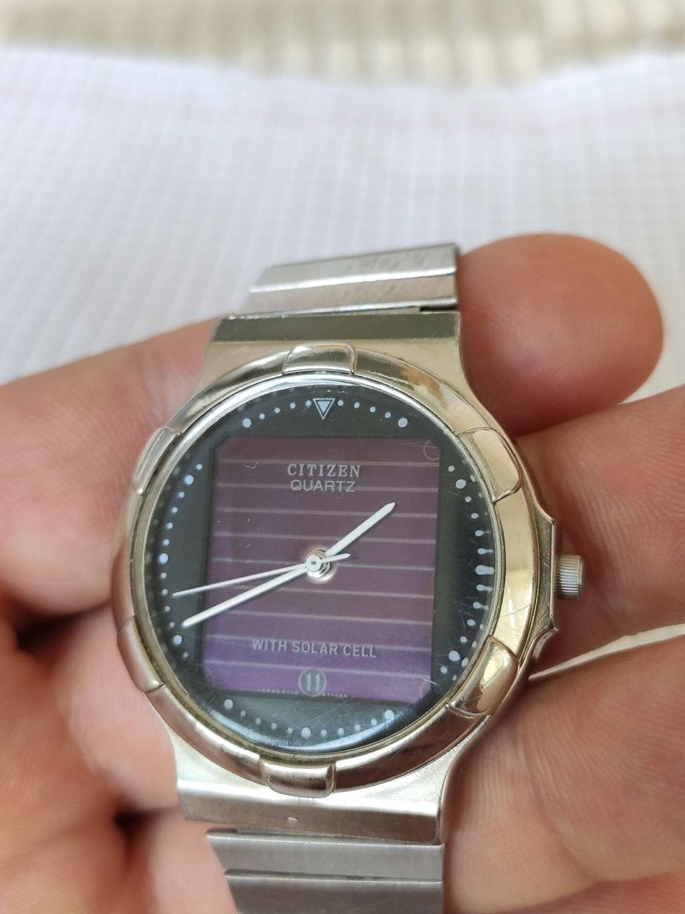 Продам часы Citizen аккумулятор на солнечной батарее