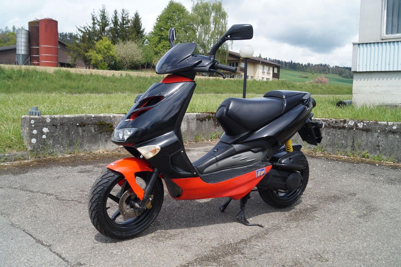 Aprilia SR