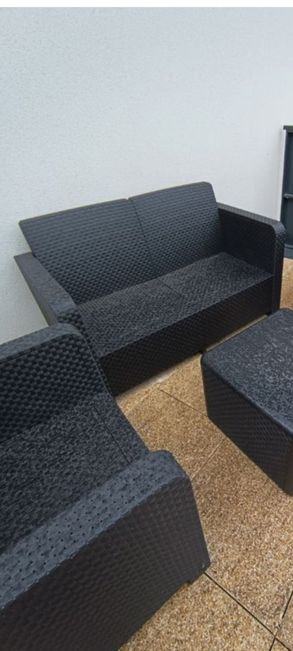 Set mobilier pentru terasa.