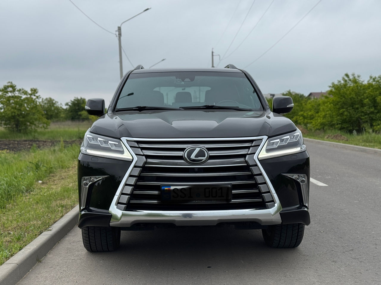 Lexus LX Series 2021 г. с пробегом 35000 км, Дизель, 95000