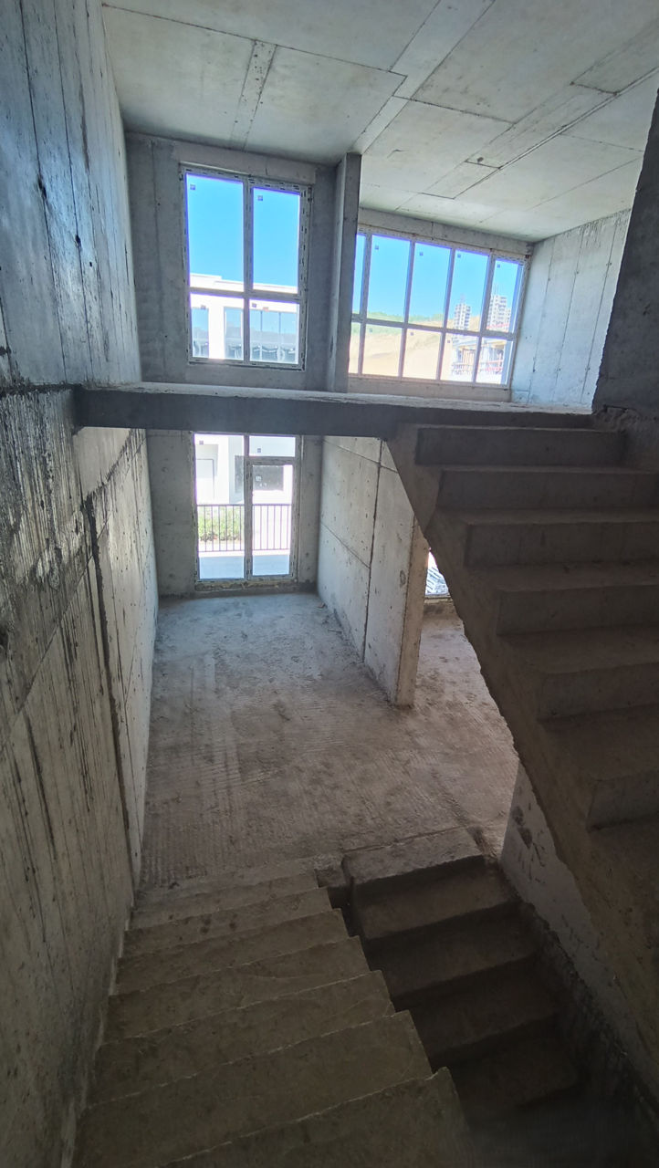 De la Proprietar: Townhouse de colt, Complex Hora Village