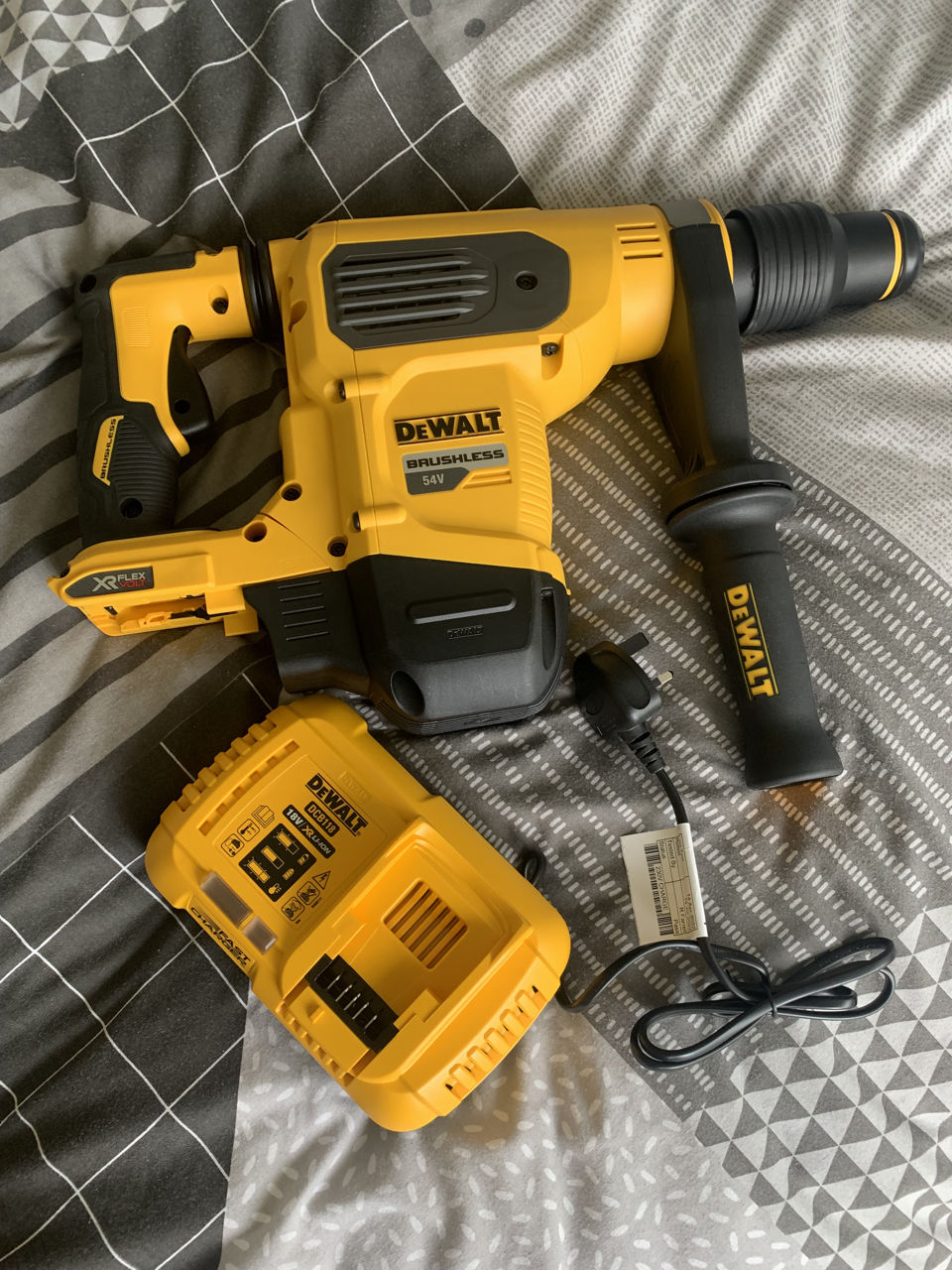 DeWalt Perforator DCH481
