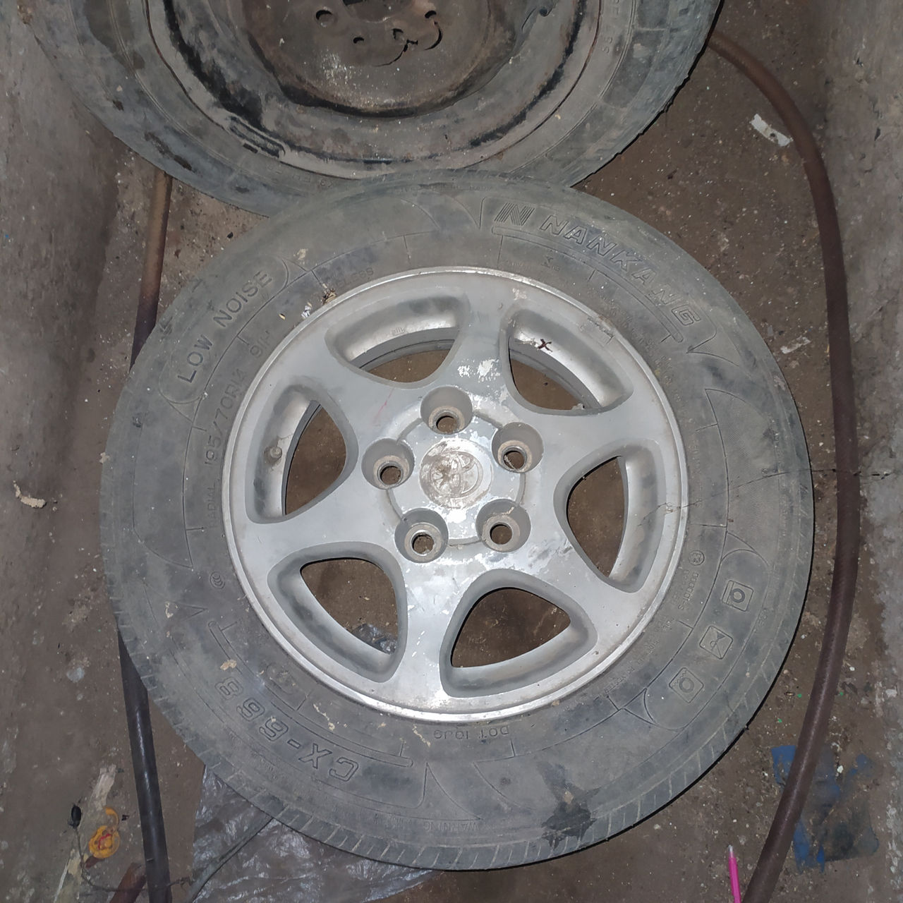 Диски на NISSAN SERENA(93г) R14 4ш.т.