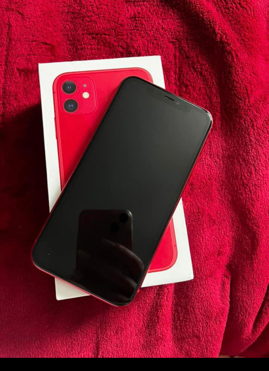 iPhone 11 red