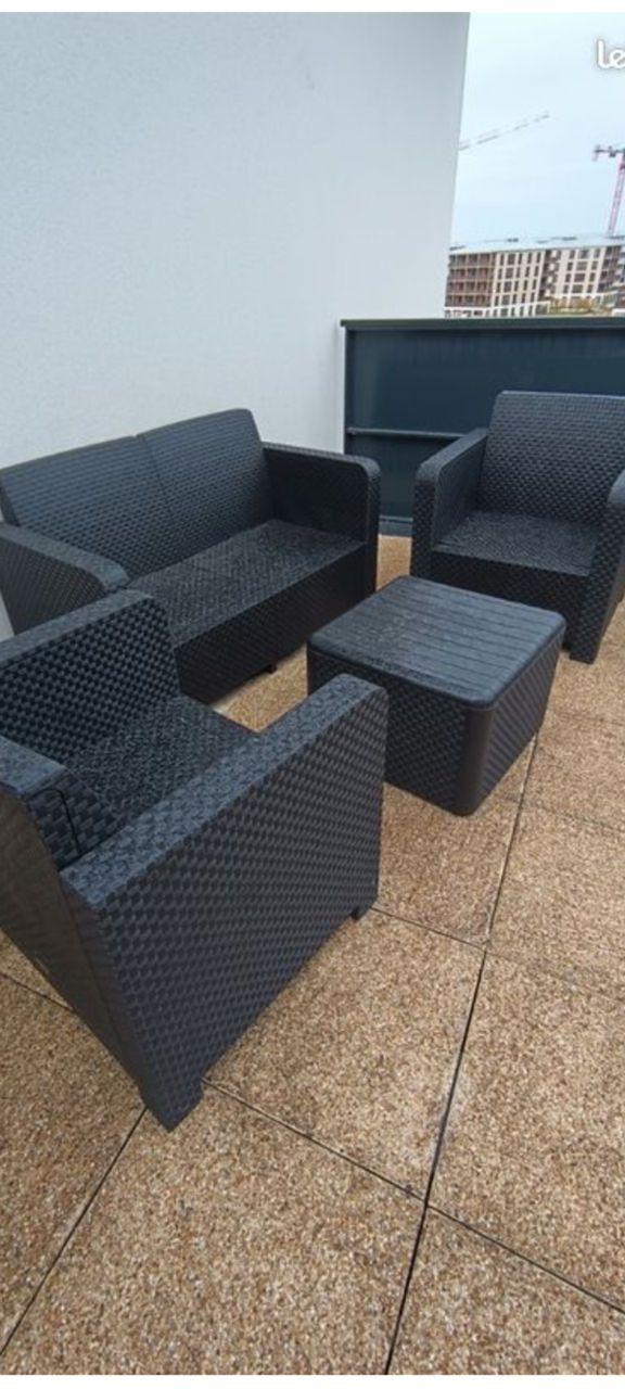 Set mobilier pentru terasa.