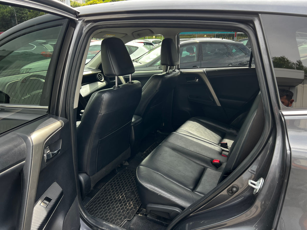 Toyota Rav 4 an. 2014 cu rulaj 176039 km, Diesel, 16499