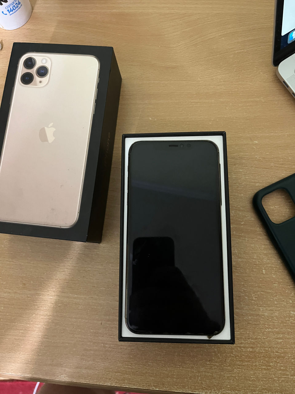 Iphone 11 pro max gold