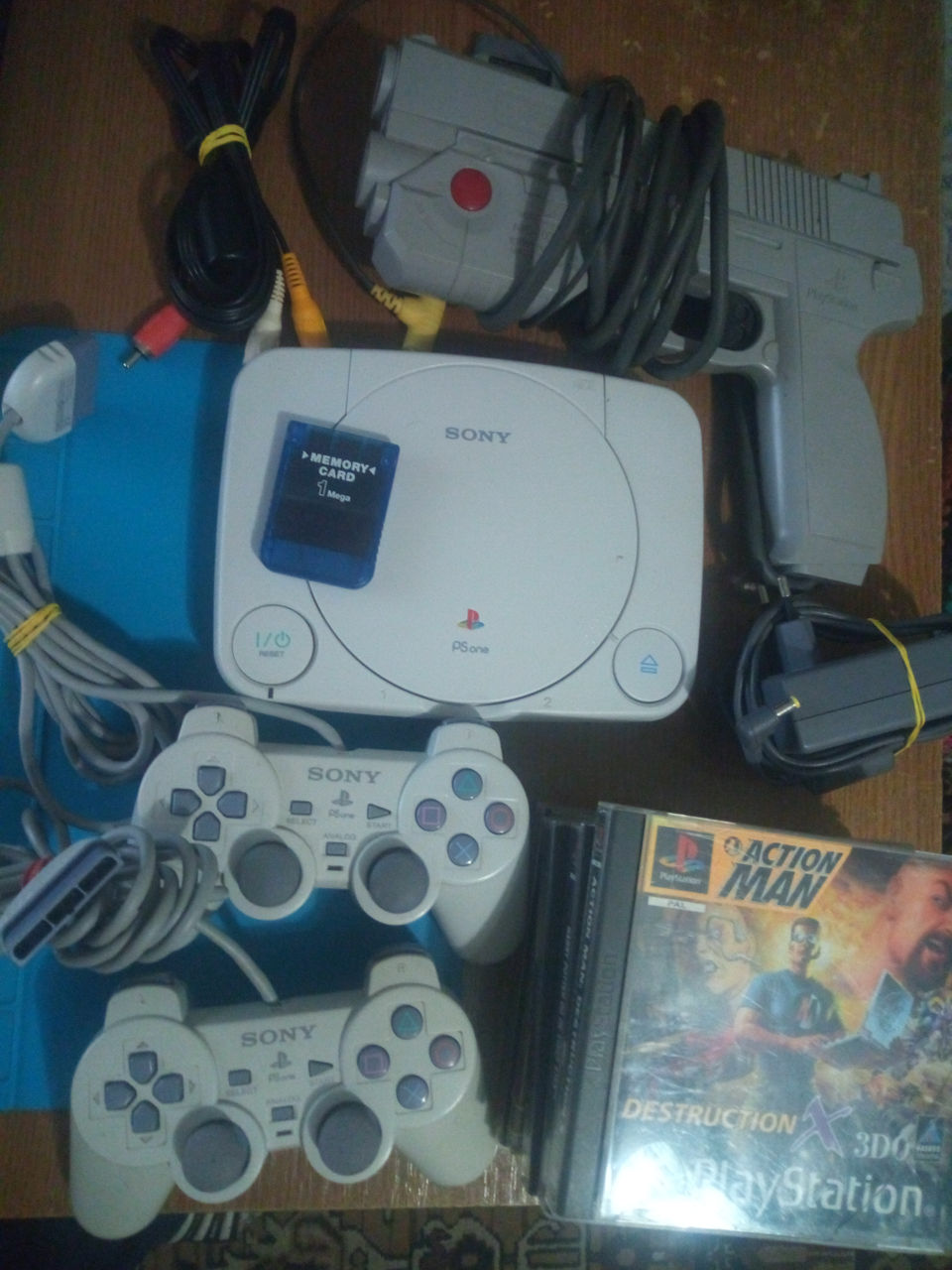 Ps one / ps1 / playstation / sony