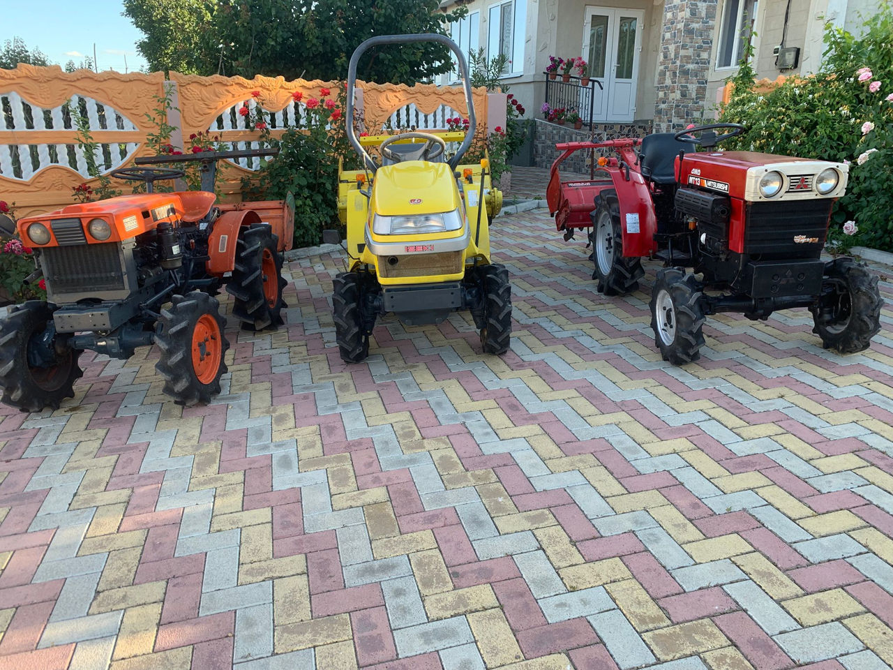 3 Tractoare Japoneze Kubota B6000, Mitsubishi MT13, Iseki TC13