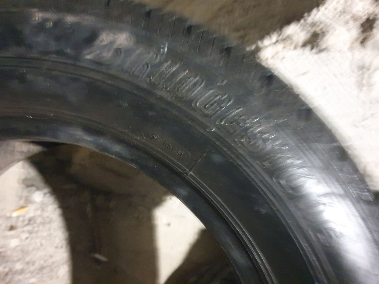 195/70/ R15-c- Bridgestone.
