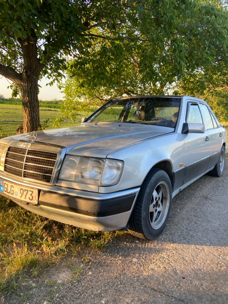 Mercedes Series (W124)