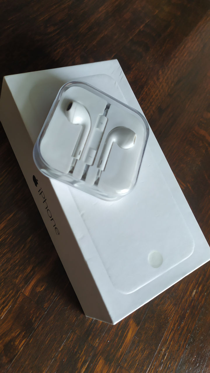 Casti iPhone 6 originale shi cuite