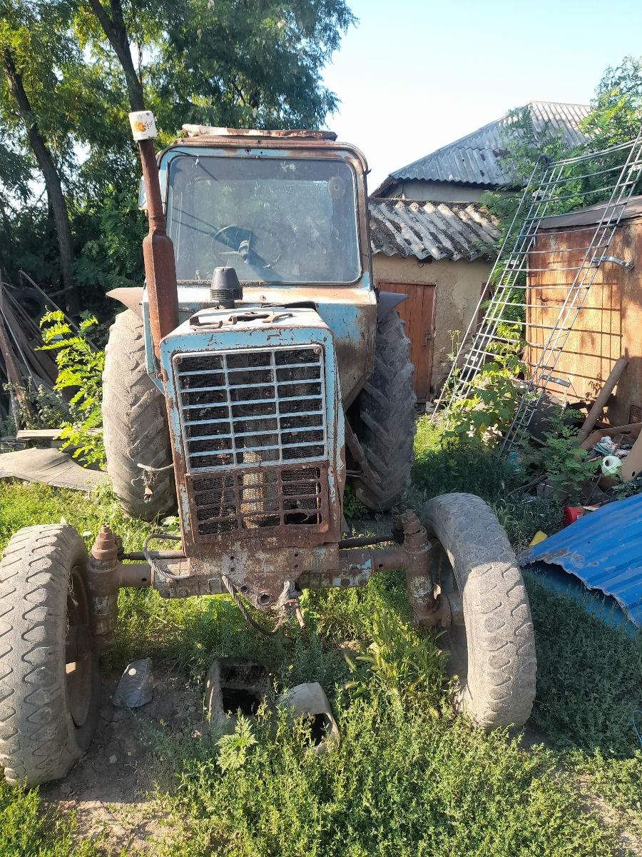 Tractoru mtz 80 cu plug cu acte stare se vede pe poze