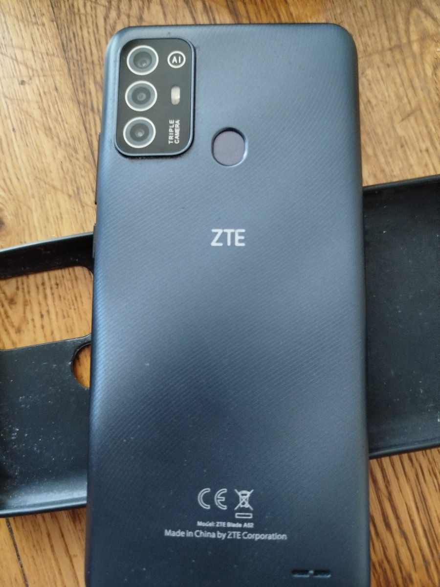 Vând ZTE blade a52