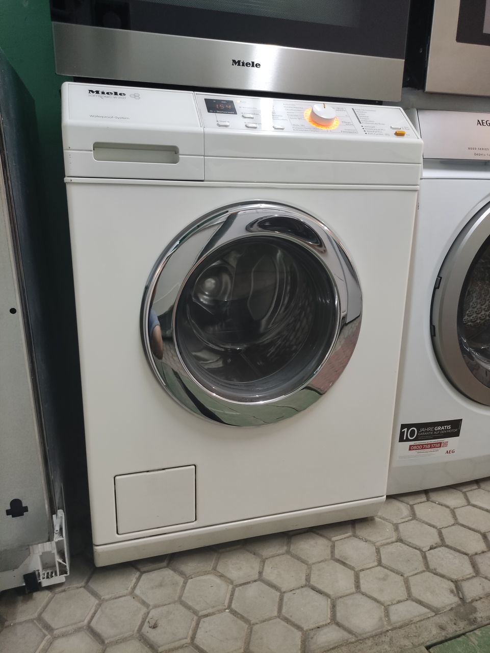 Стиралка Miele на 6 кг, работает идеально!