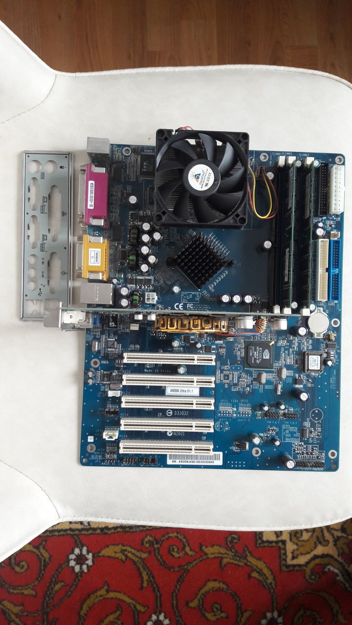 Shuttle AN35N Ultra V1.1 Socket 462 - 100Lei Ideala