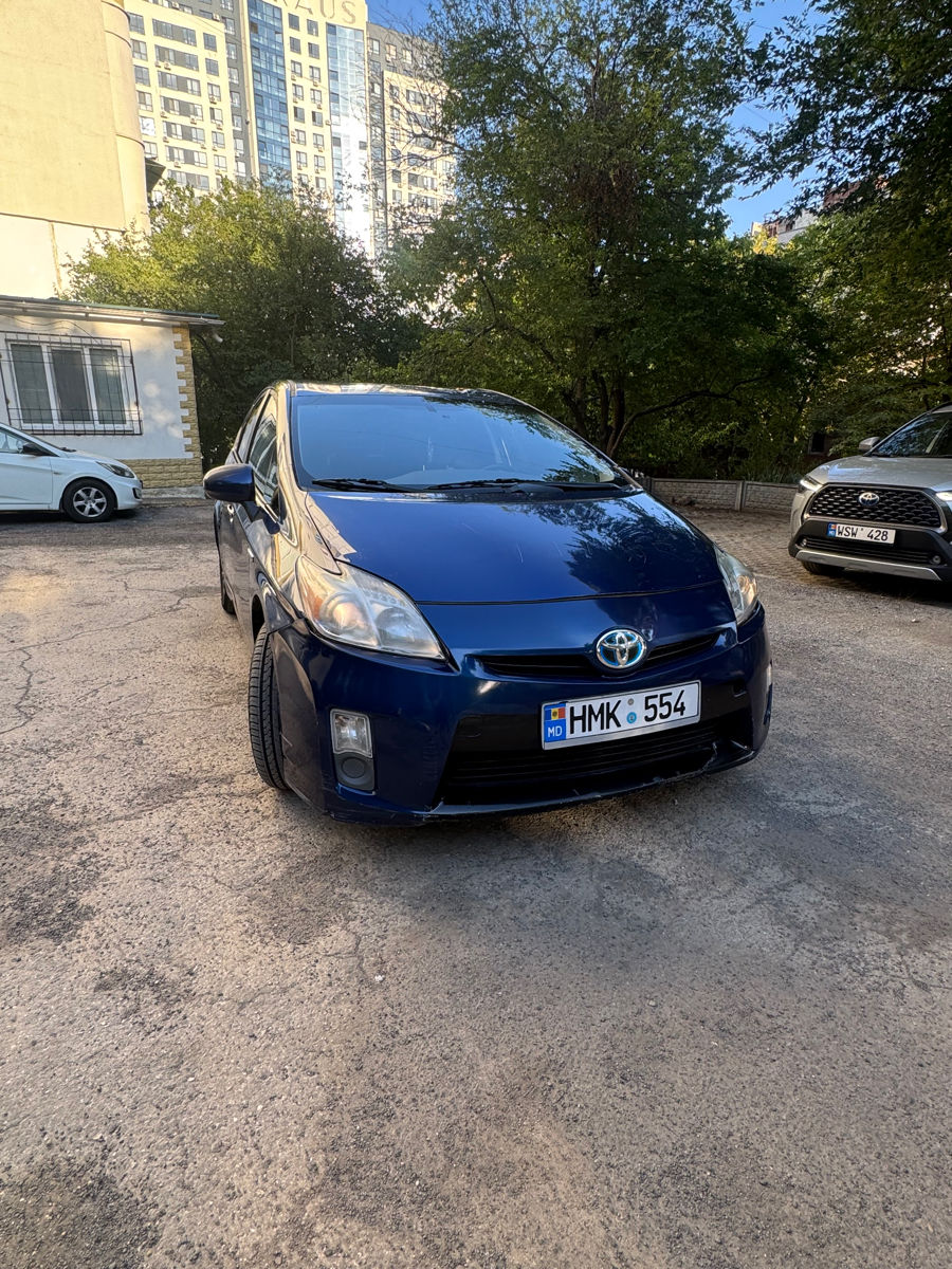 Toyota Prius 2010 г. с пробегом 280000 mi, Гибрид, 5400