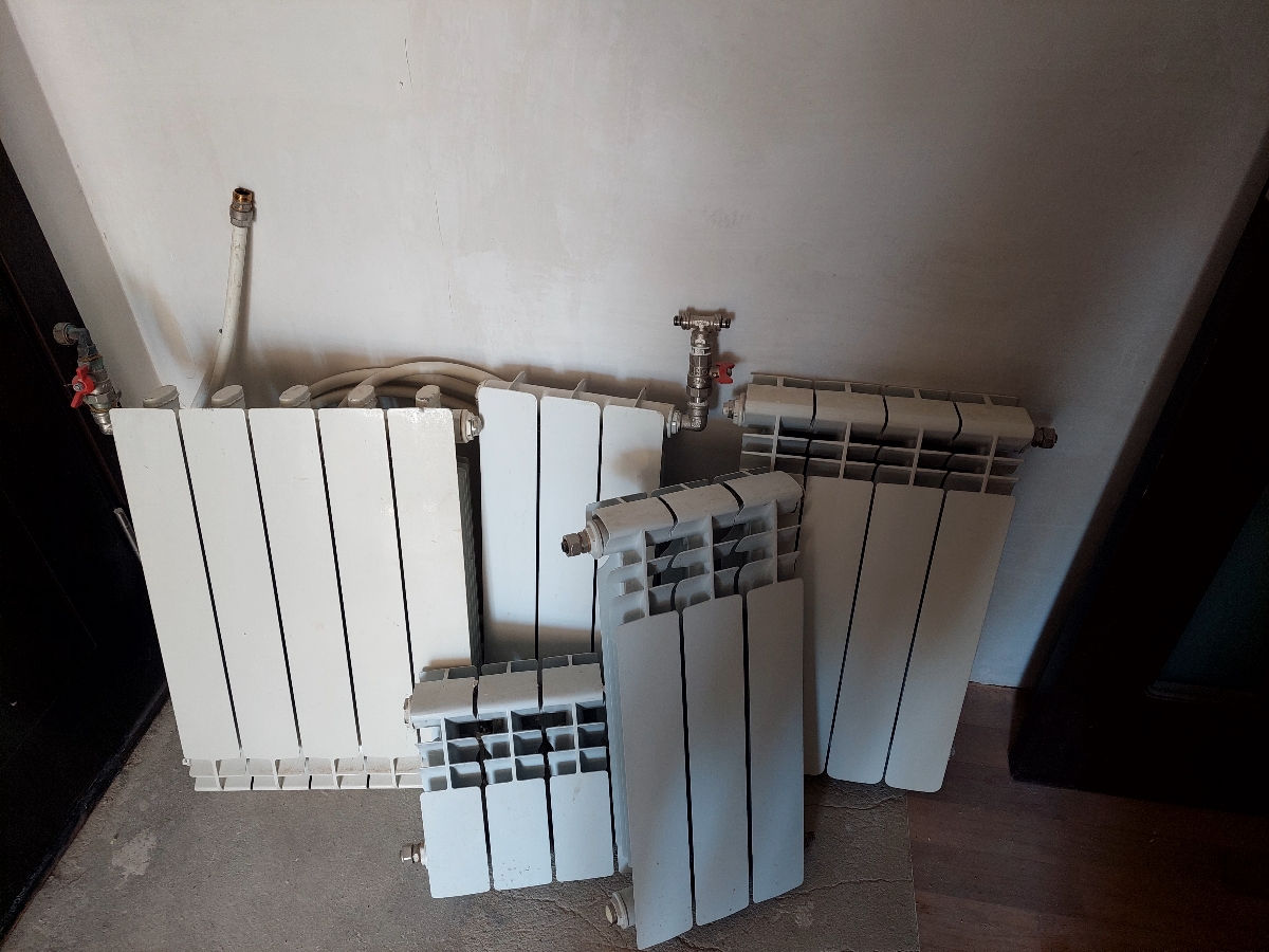 Vând radiatoare într-o stare impecabila