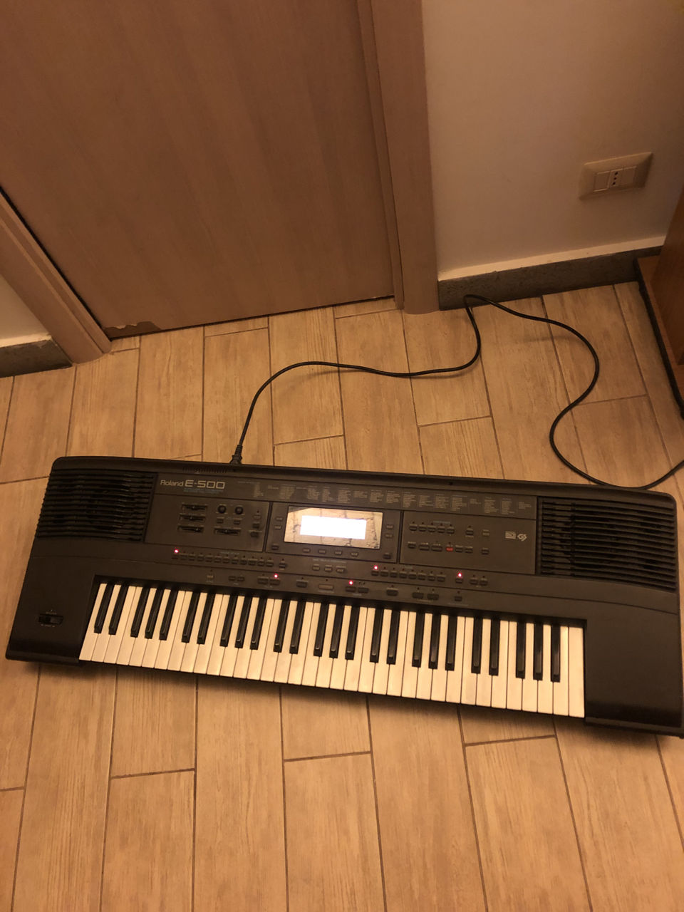 Roland E-500