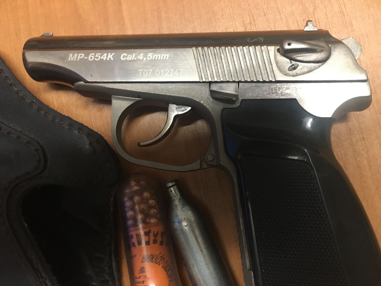 pistol pneomatic macarov rusesc