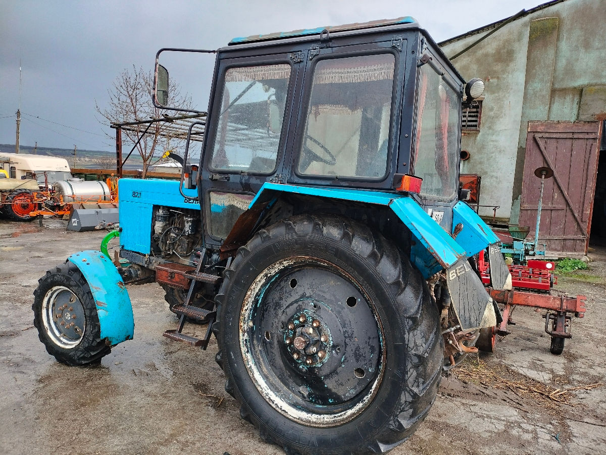 Vind mtz 82.2001 preț 6000 euro