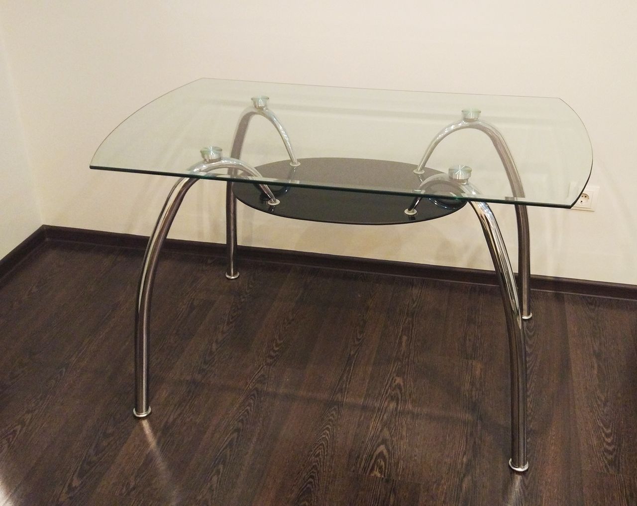 Masa de sticla pentru bucatarie