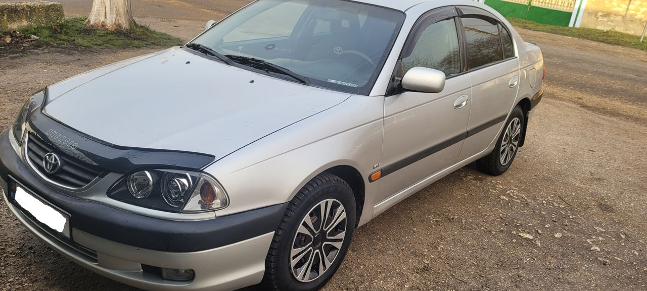 Toyota Avensis an. 2002 cu rulaj 270000 km, Gaz / Benzină (propan), 4000
