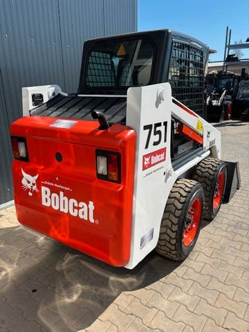 Погрузчик Bobcat 751