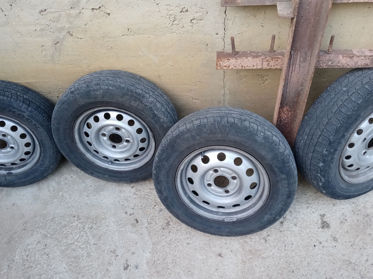 Se vind 4 discuri la 14 stare buna