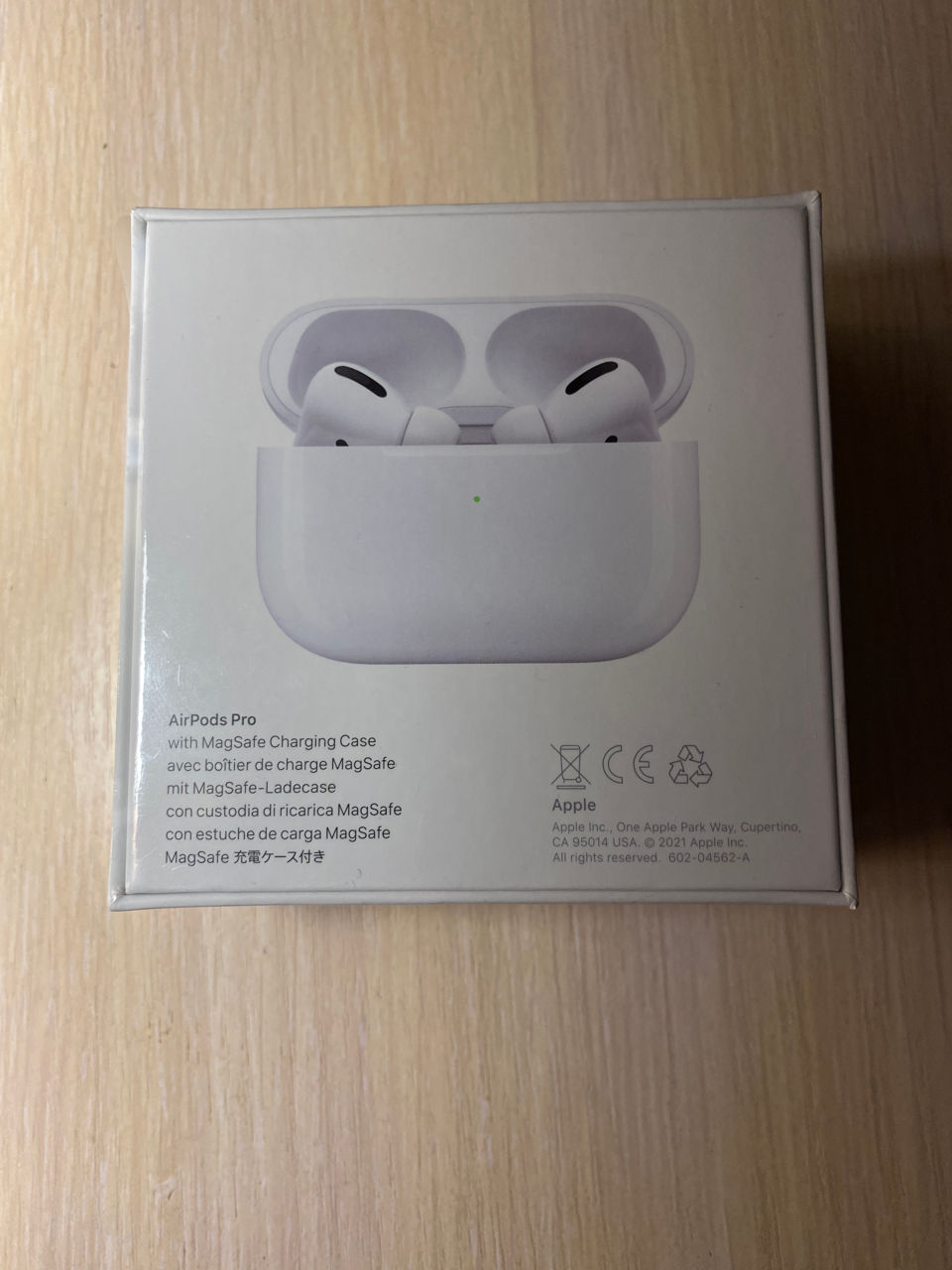 AirPods Pro (3rd generation) MagSafe Charging Case
