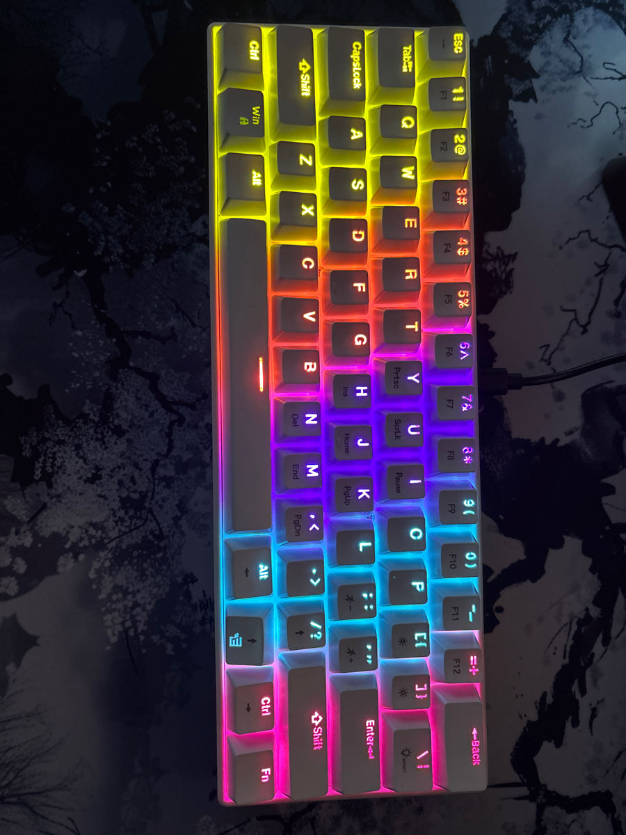 Tastatură stare ideală cu lumina rgb