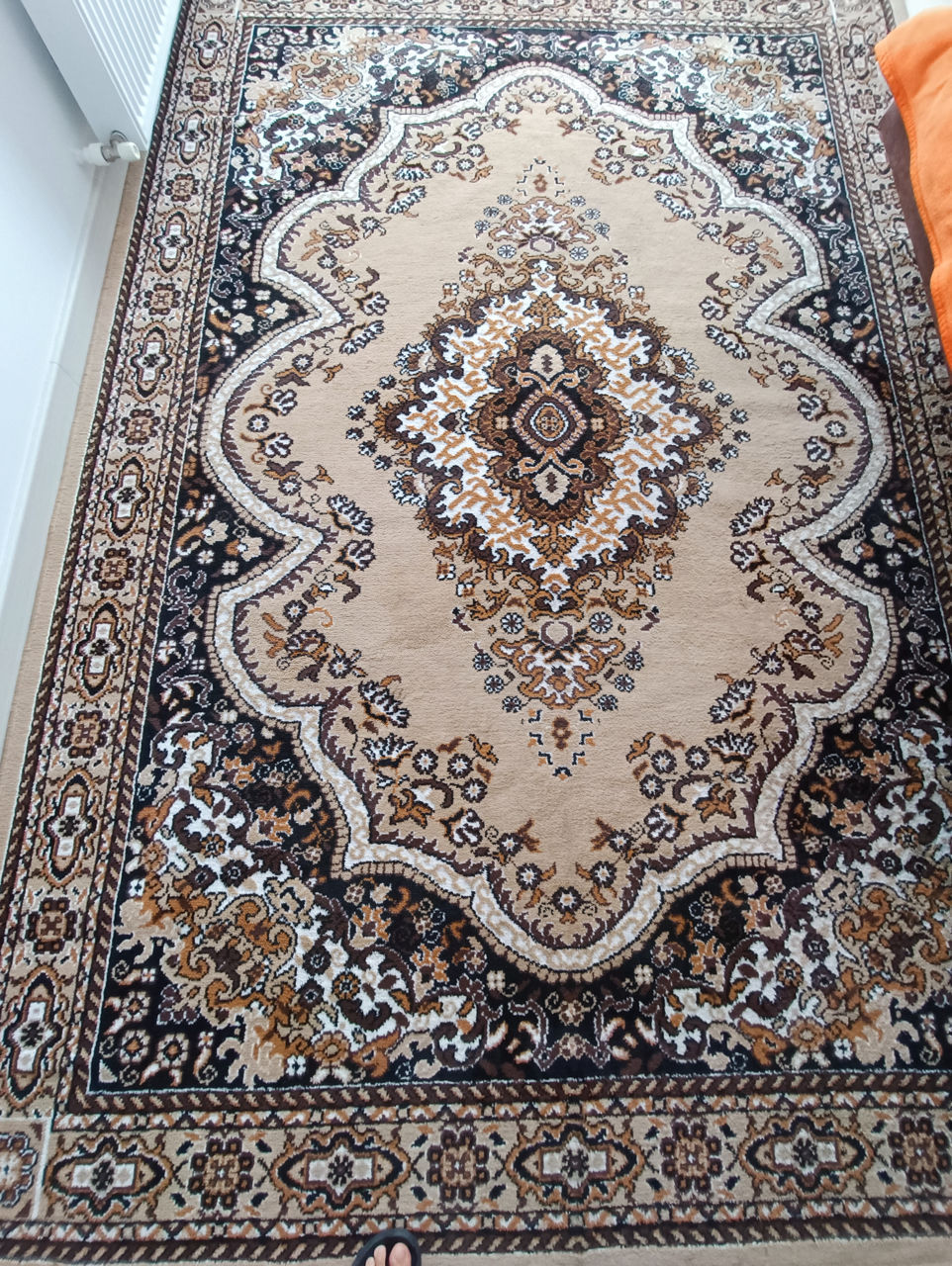 Se vinde covor, stare bună