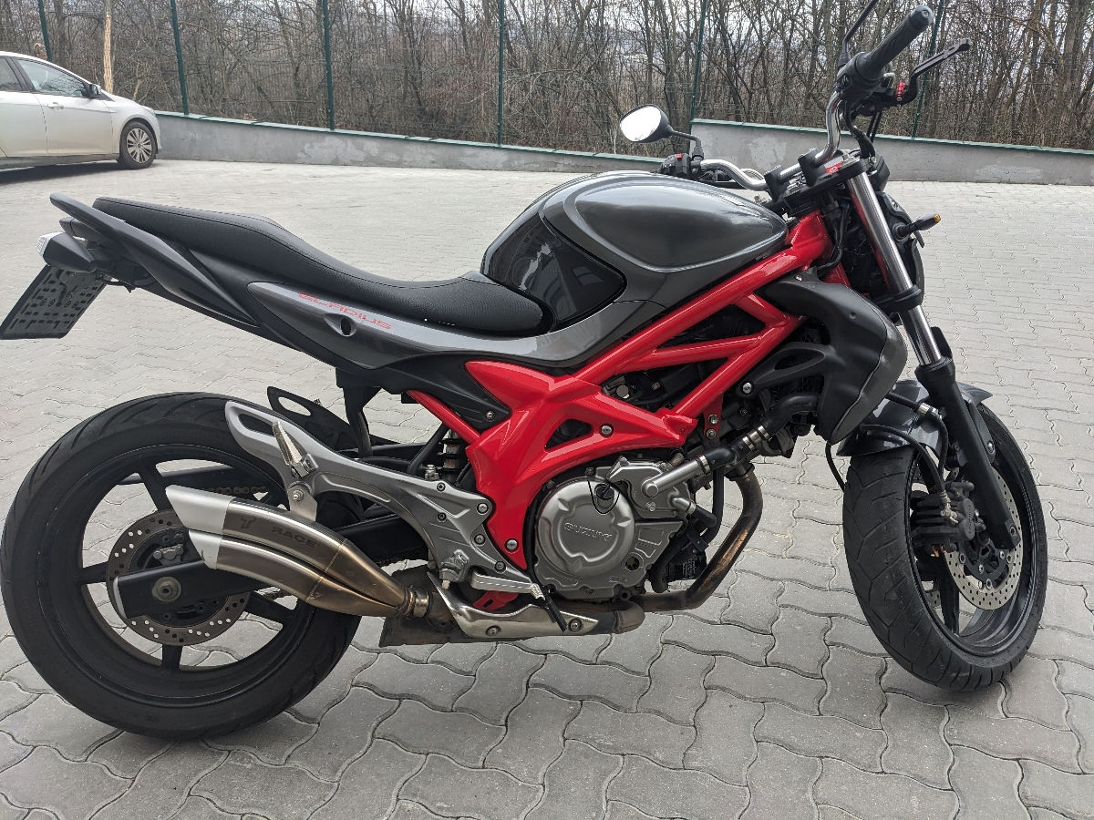 Suzuki sfv 650 gladius