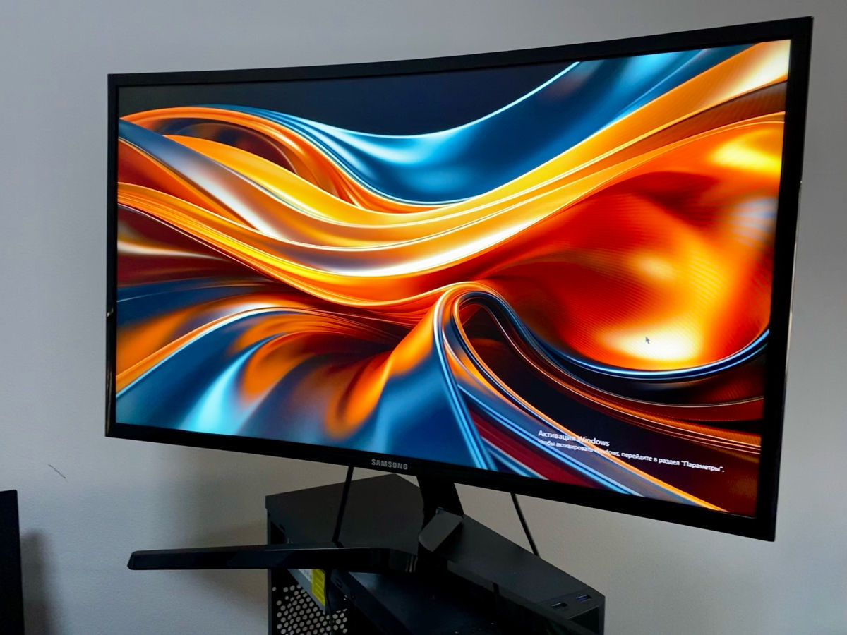 Monitor mare Samsung Curved 24 inch FullHD 76 hz IPS HDMI VGA - 1590 lei!