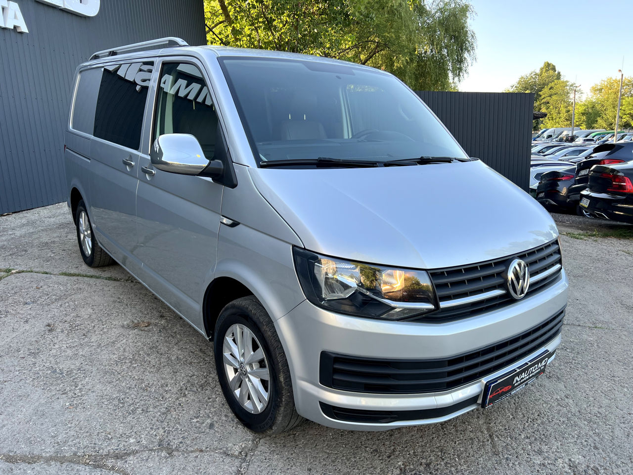 Volkswagen Transporter 2017 г. с пробегом 242000 км, Дизель, 14699