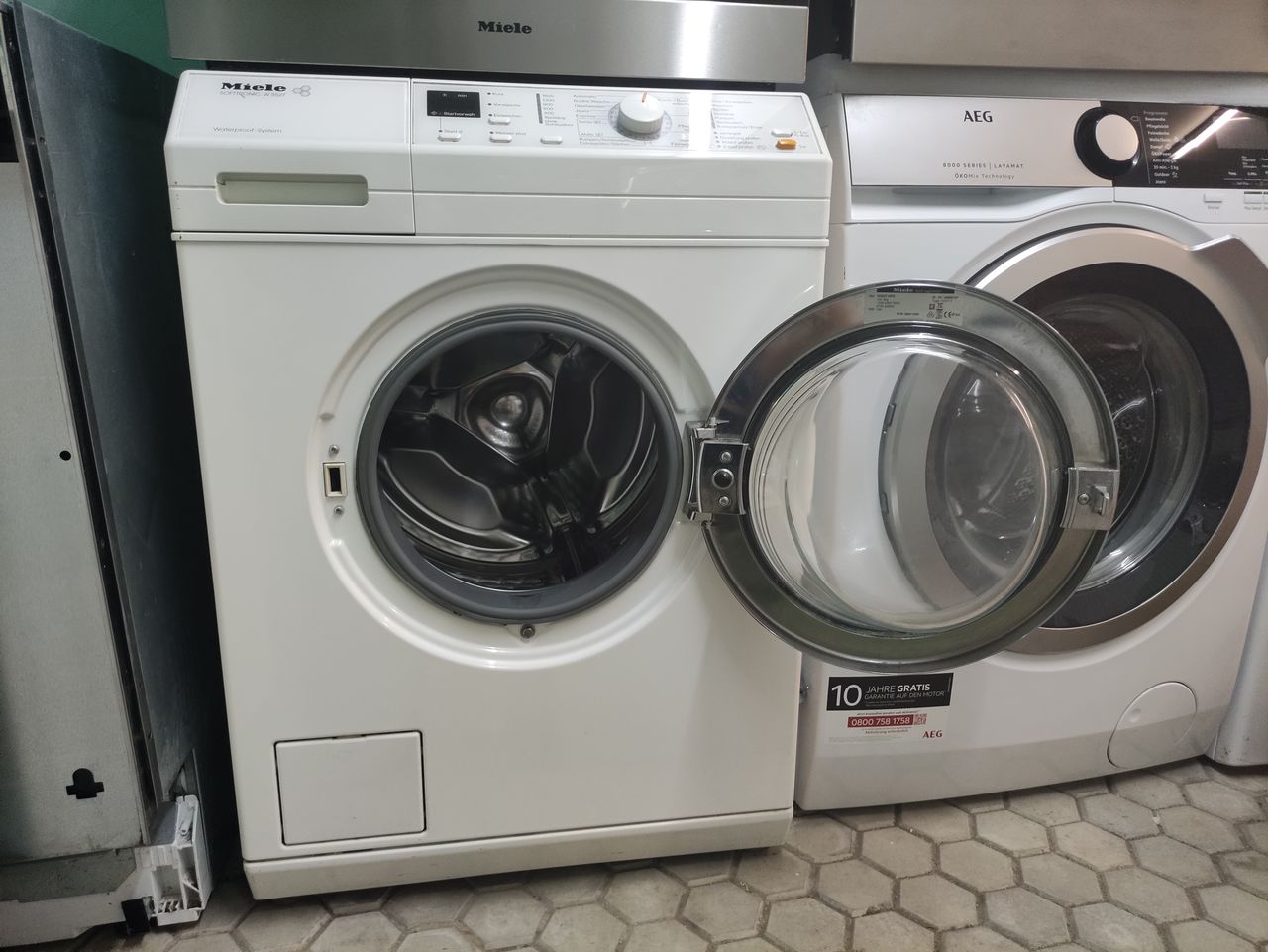 Стиралка Miele на 6 кг, работает идеально!