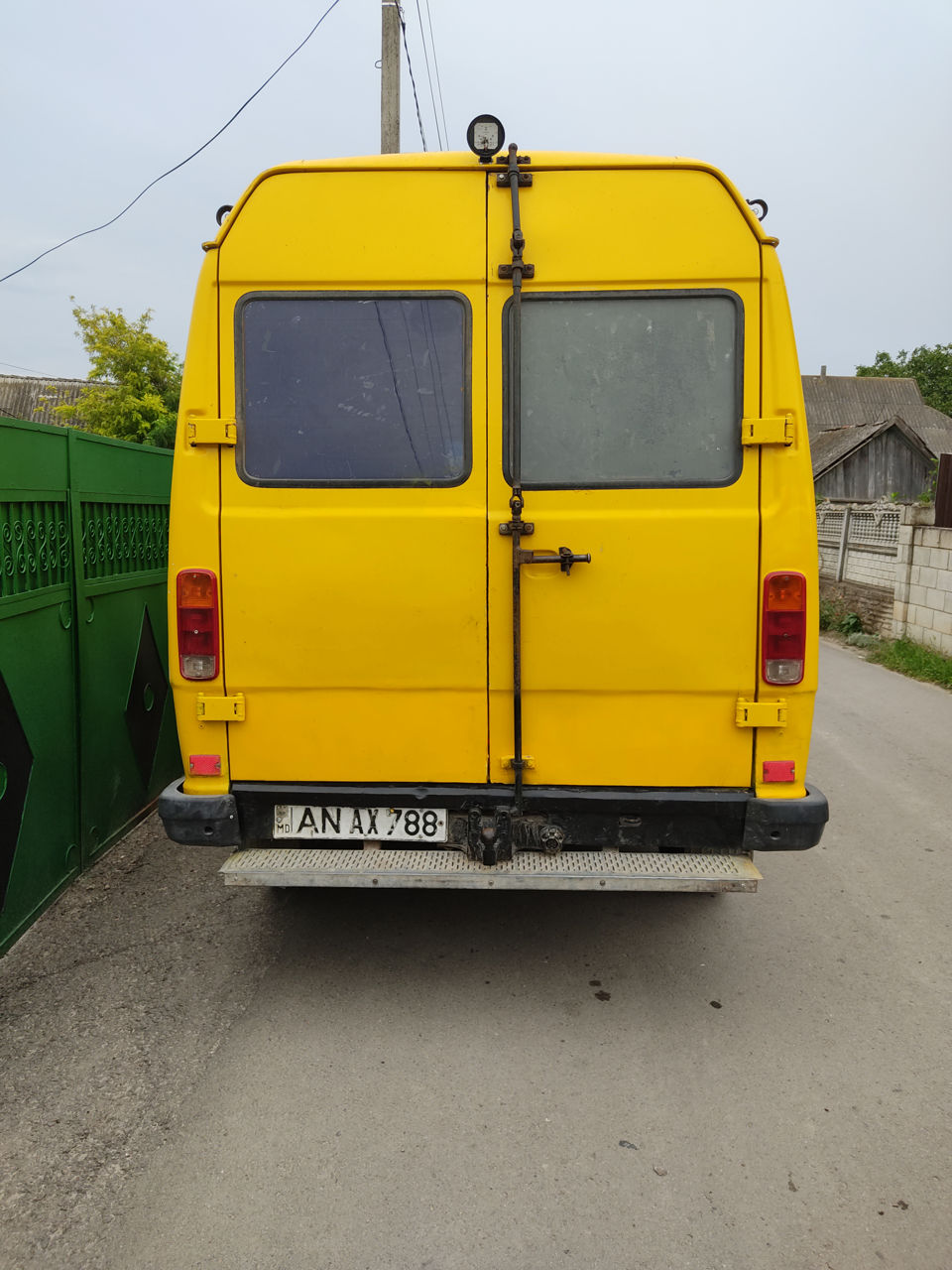 Mercedes 310D