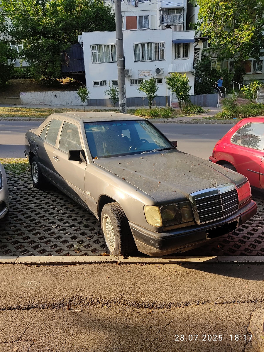 Mercedes Series (W123) 1988 г. с пробегом 400000 км, Дизель, 2500