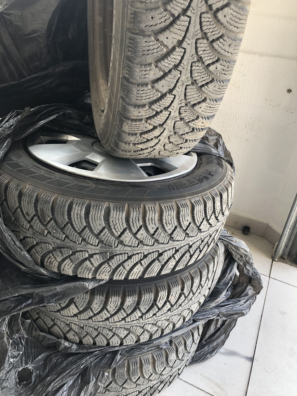 185 65 R15 Amtel+ 5x112+колпаки