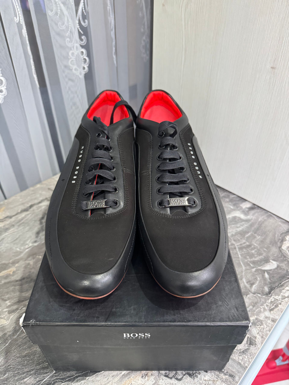 Продам кроссовки Hugo Boss original