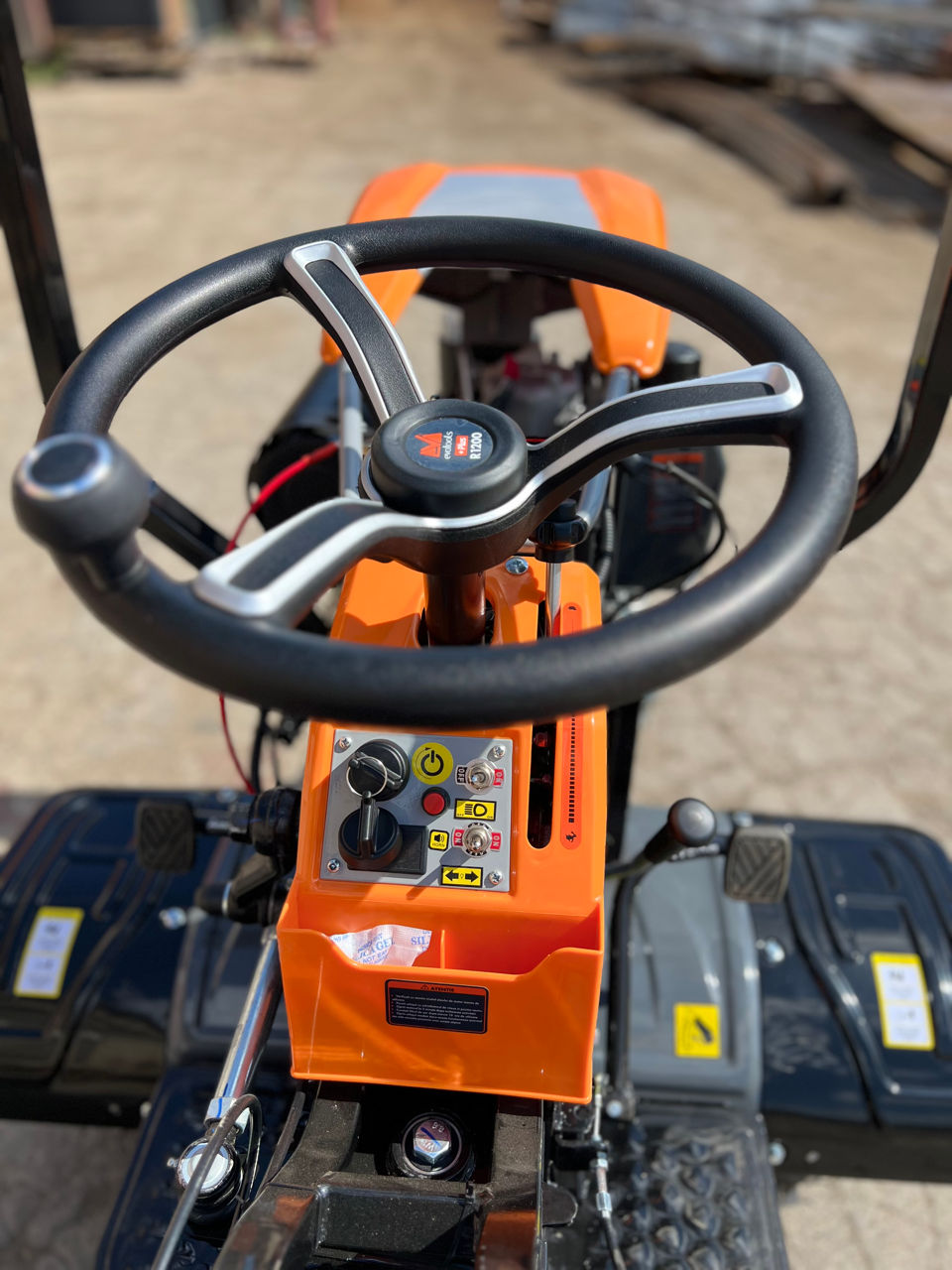Minitractor Ride-On 4x4 R1200 Evotools in rate 0%!