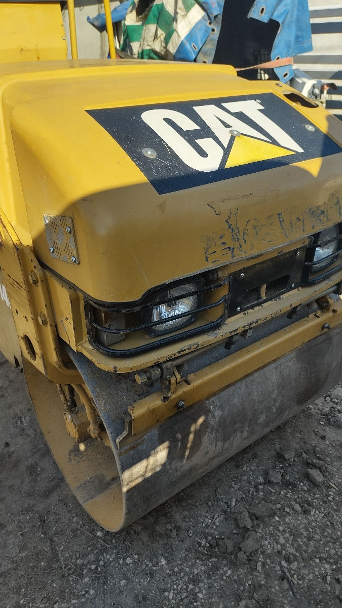 Compactor caterpillar 214d